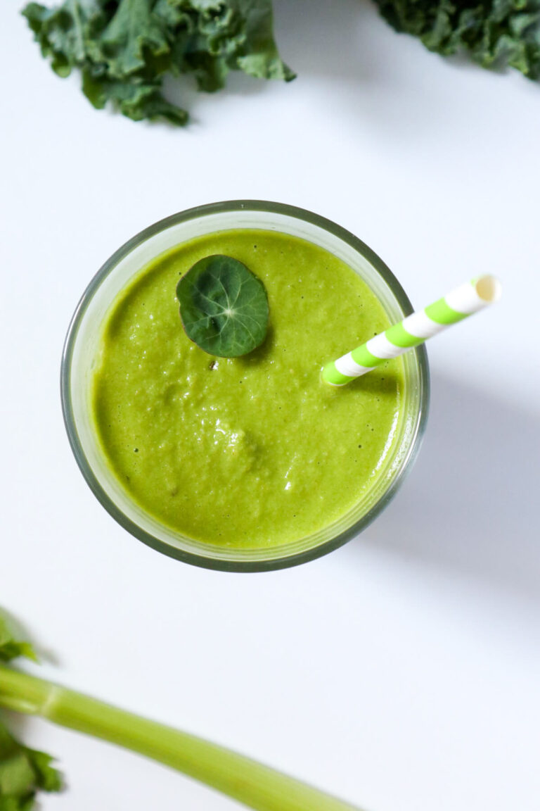 Delicious 5-Minute Green Kale Spinach Smoothie - Creative Nourish